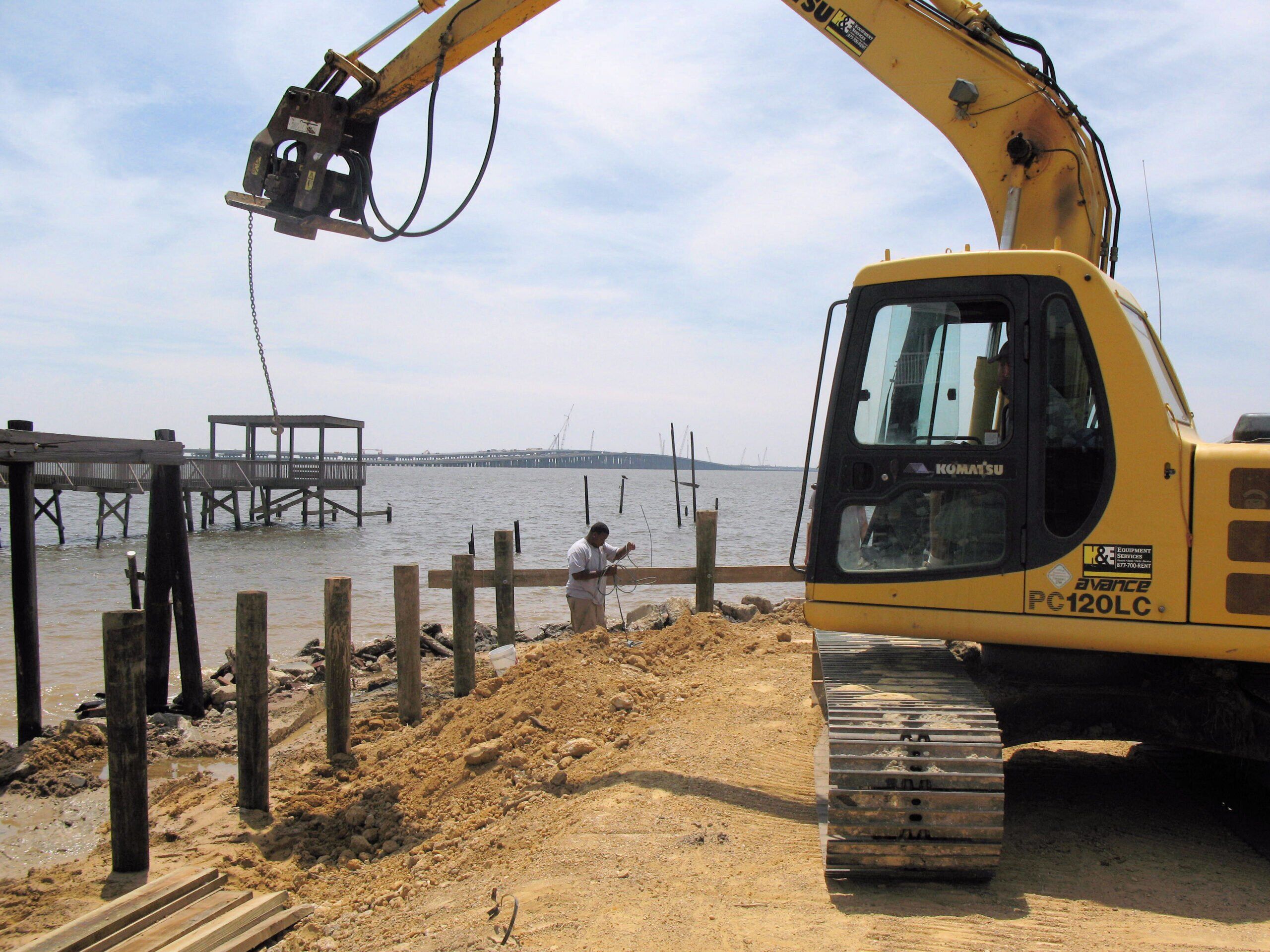 Understanding Pile Driving in Marine Construction | Lamulle